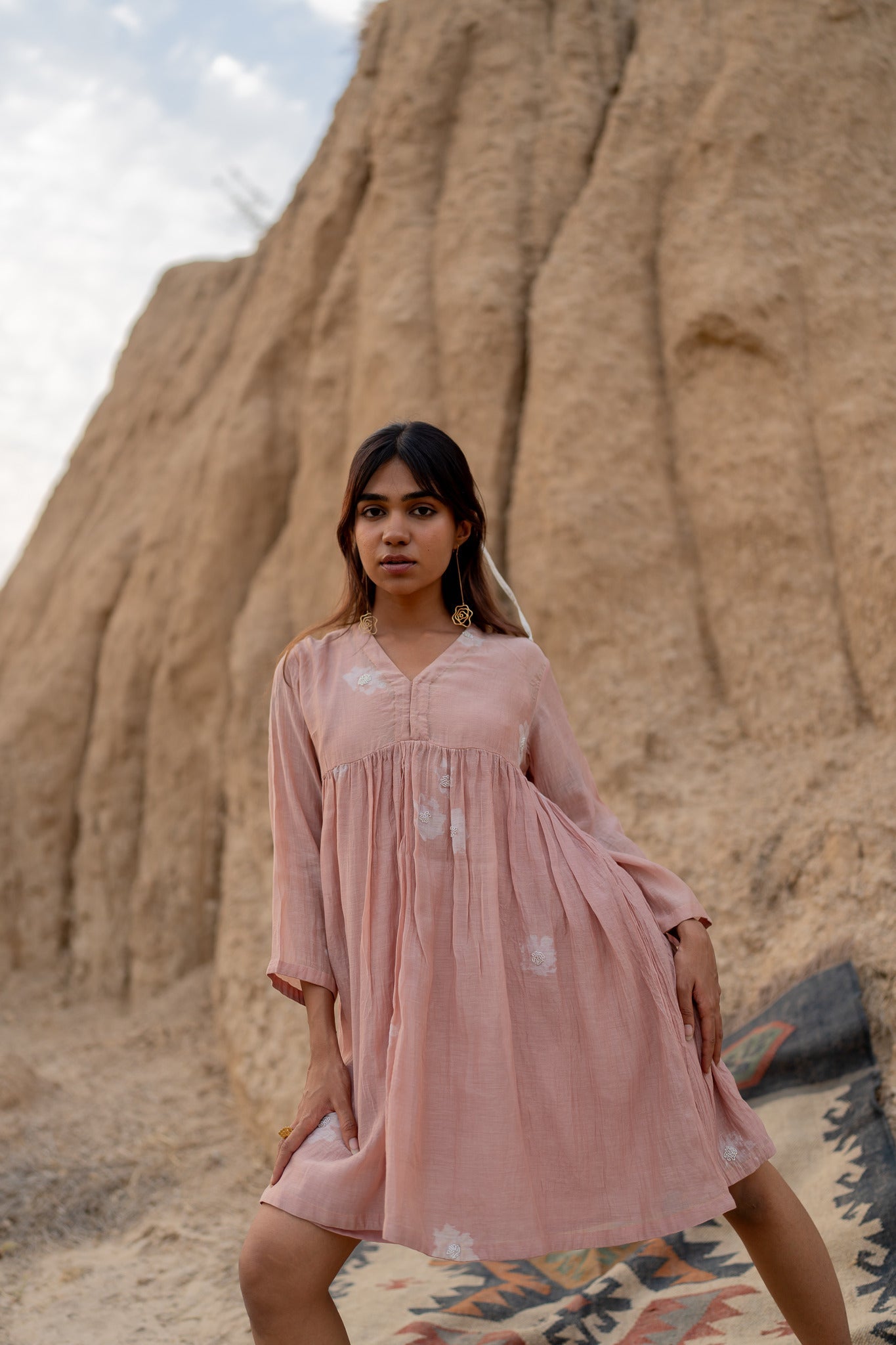 Buy Blush Floral Short Arazi Dress Online - Ciceroni