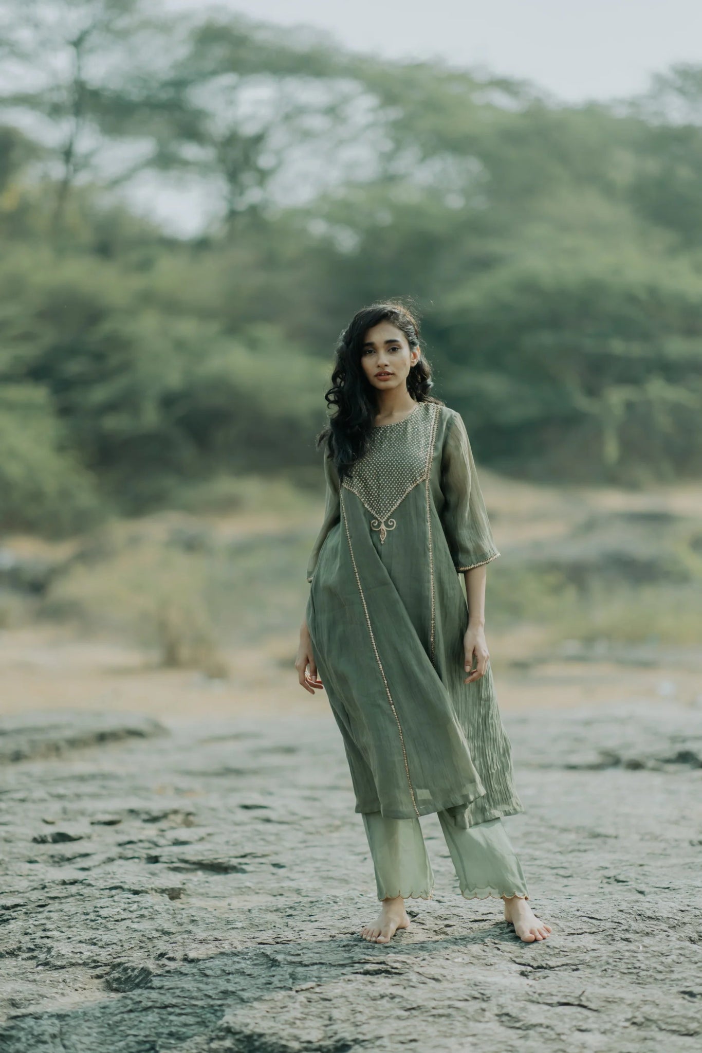 Buy Olive Fridaus Abho and Izaar Online - Ciceroni