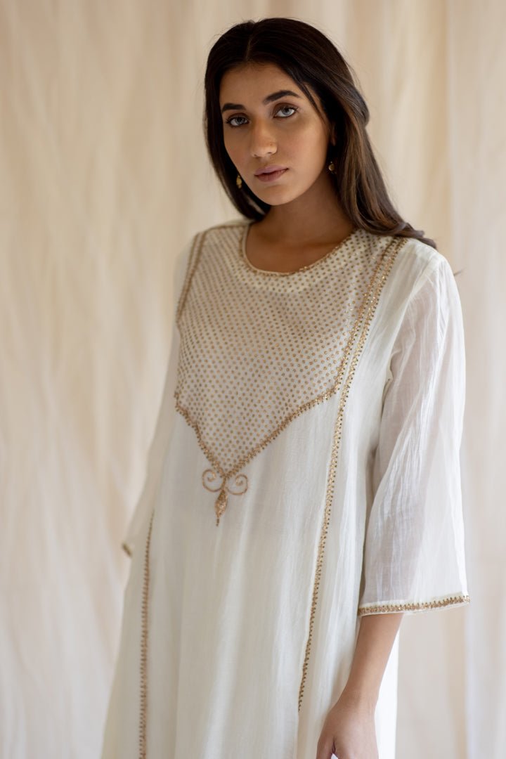 Buy Ivory White Fridaus Abho and Izaar Online - Ciceroni